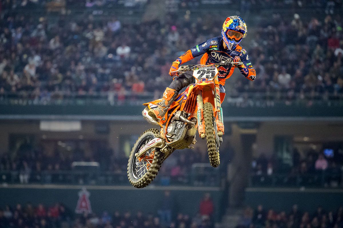 KTM confirms Musquin out indefinitely with broken scaphoid | MotoOnline.com