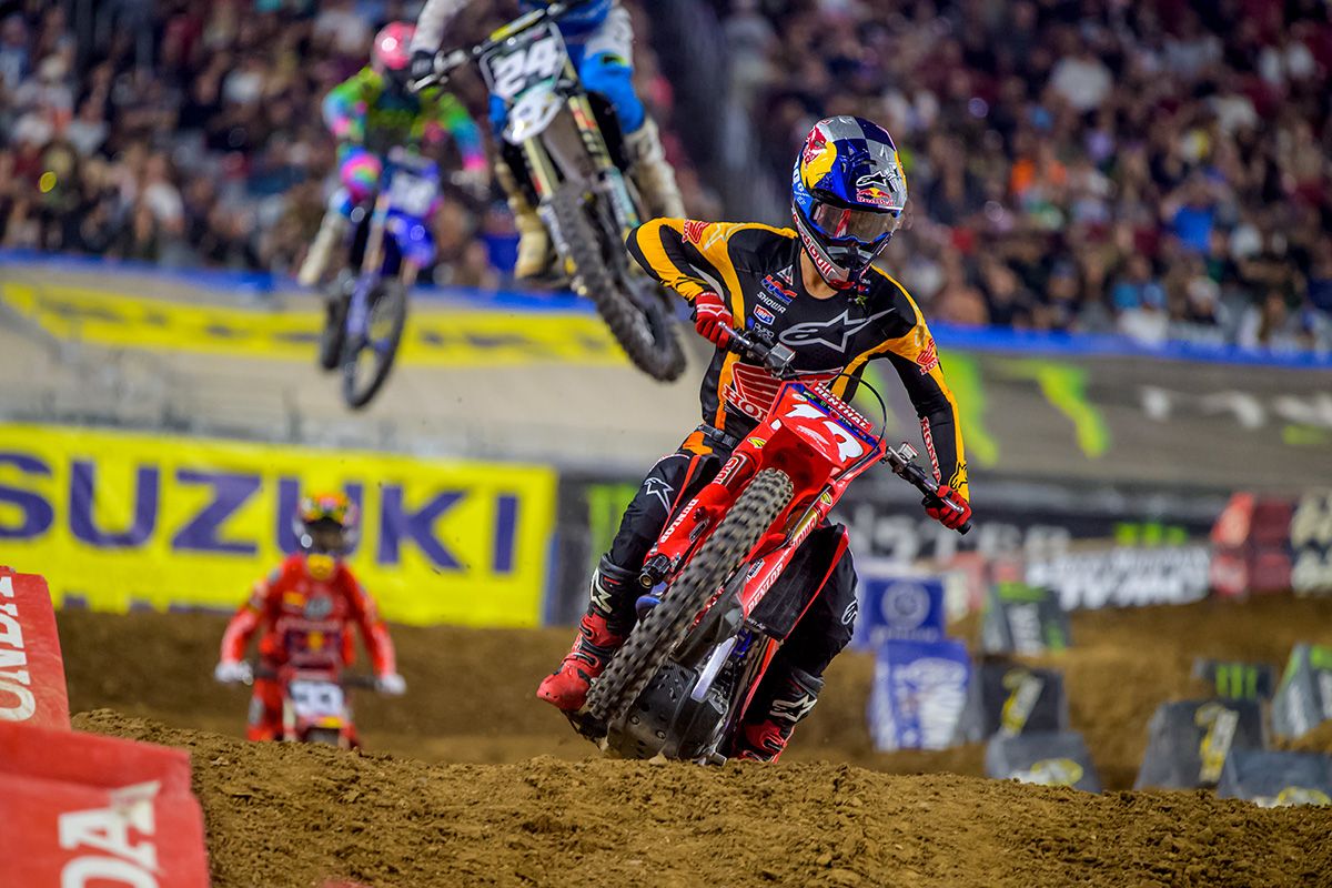 MotoNow: Time for the Showdown | MotoOnline.com