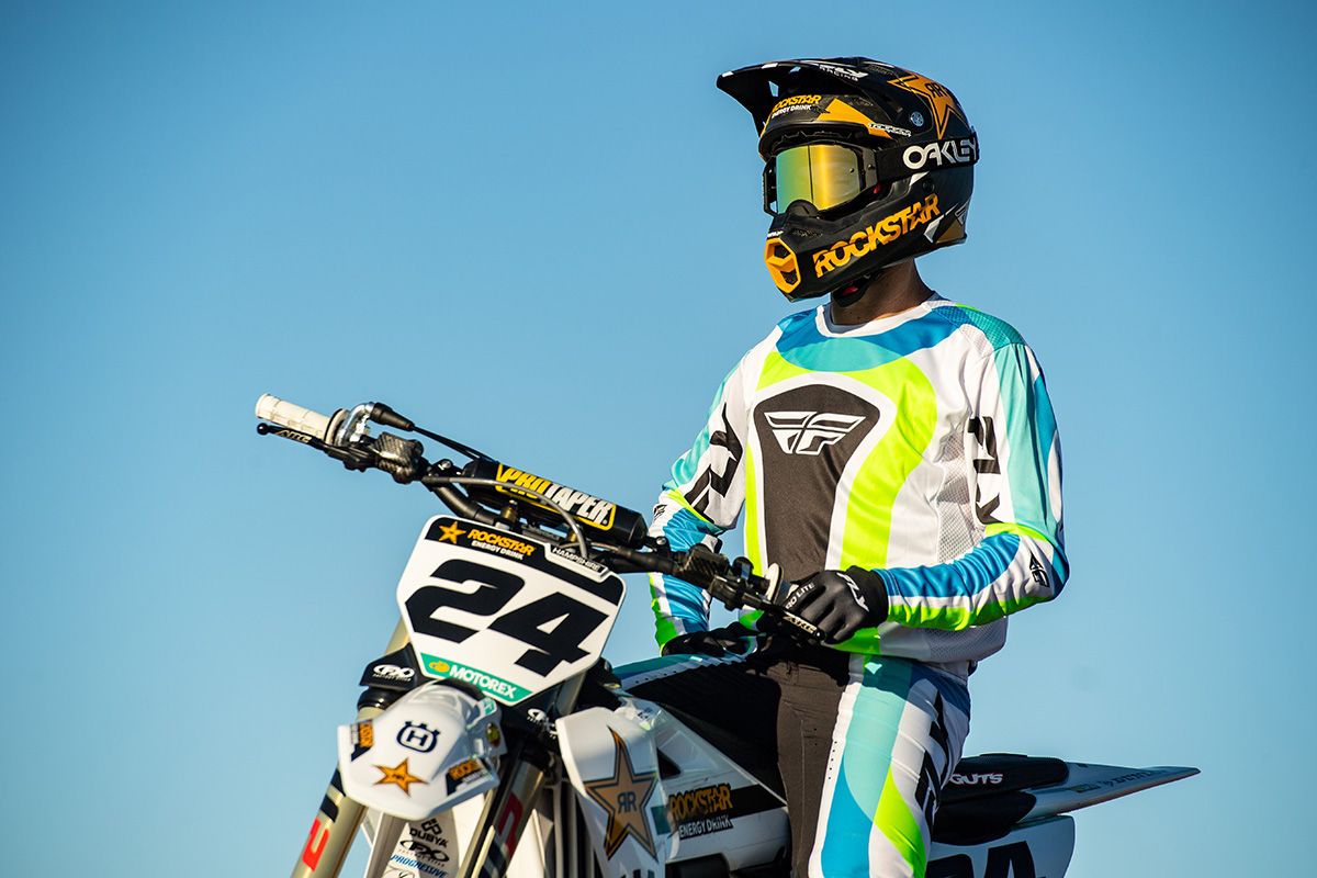 Detailed: 2026 FLY Racing Lite LE Current racewear | MotoOnline.com