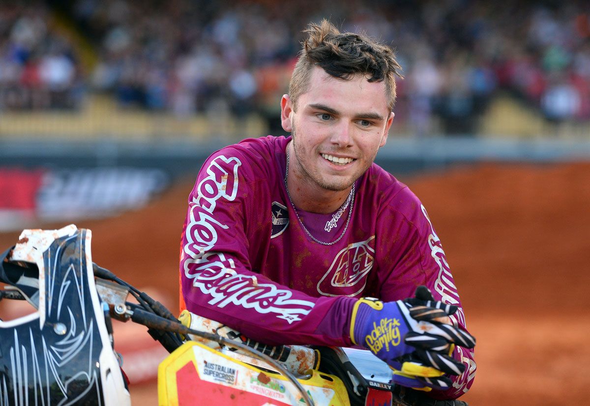 McLeary sidelined with fractured T7 vertebrae | MotoOnline.com