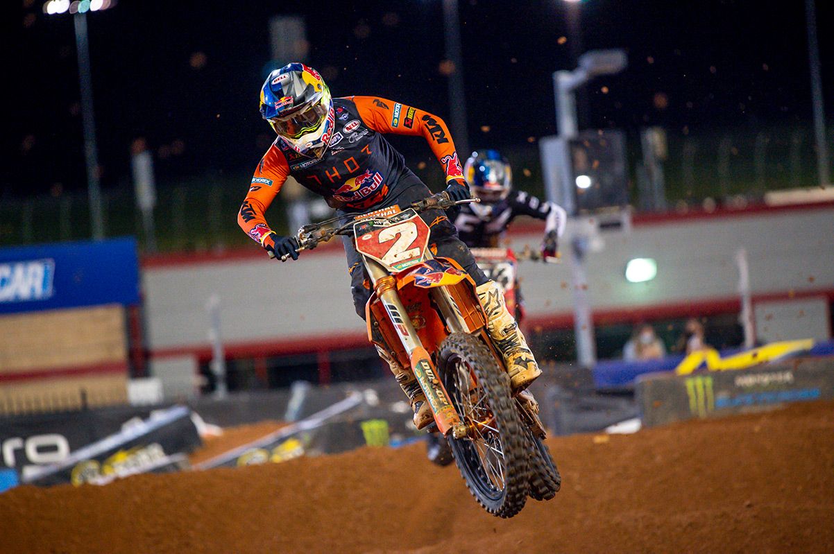 Watch: Moto Spy | Blood in the water | MotoOnline.com